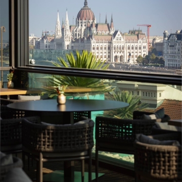 Leo Rooftop Cocktail Bar Budapest