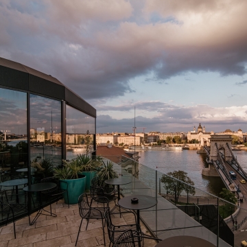 Leo Rooftop Cocktail Bar Budapest