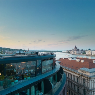 Leo Rooftop Cocktail Bar Budapest