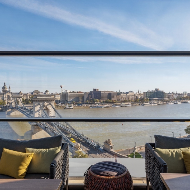 Leo Rooftop Cocktail Bar Budapest